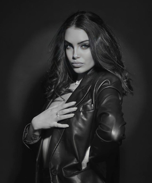 Mirella Pérez: Influencer modelo - MODELMANAGER